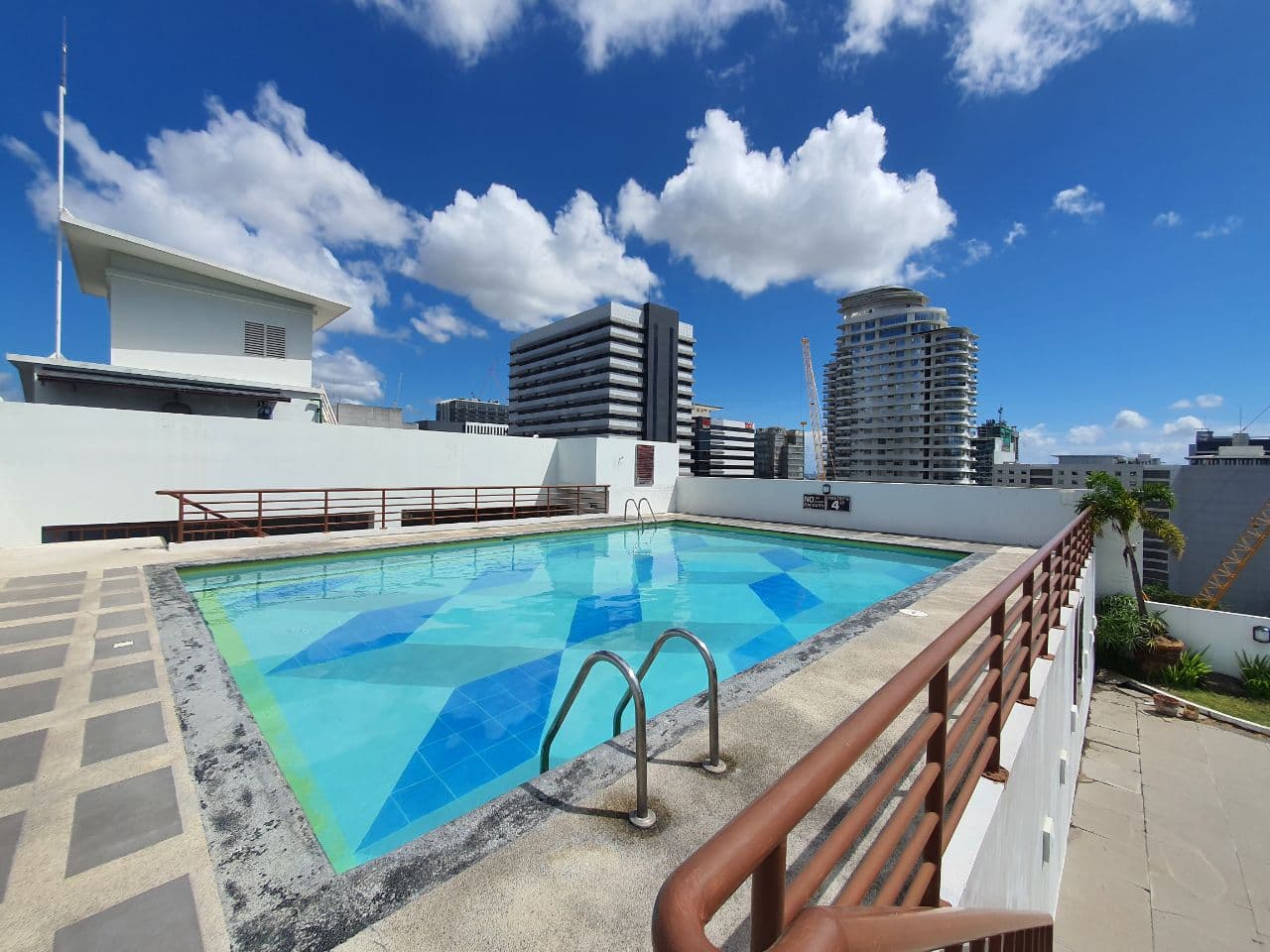 Studio Type Condo @ La Guardia Flats 2, Lahug, Cebu City (L3-14F) - AZUL