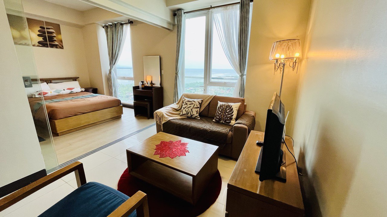Executive Studio @ 8 Newtown Boulevard Condominium, The Mactan Newtown ...
